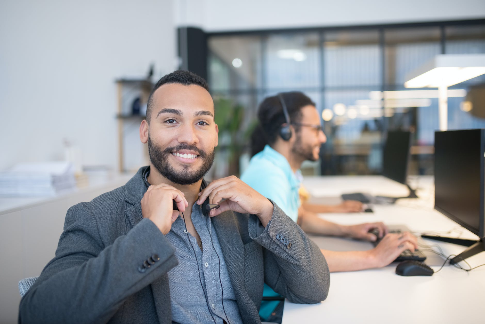 5 Ways Staffing Agencies Help You Get Better Jobs